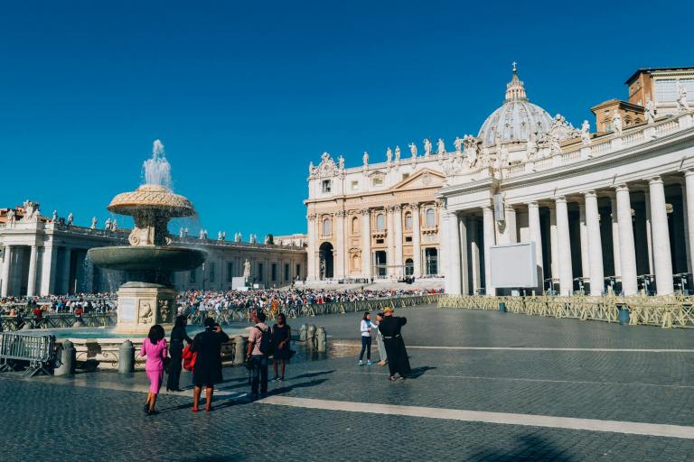The History of the Vatican Bank: from business model to scandals ...