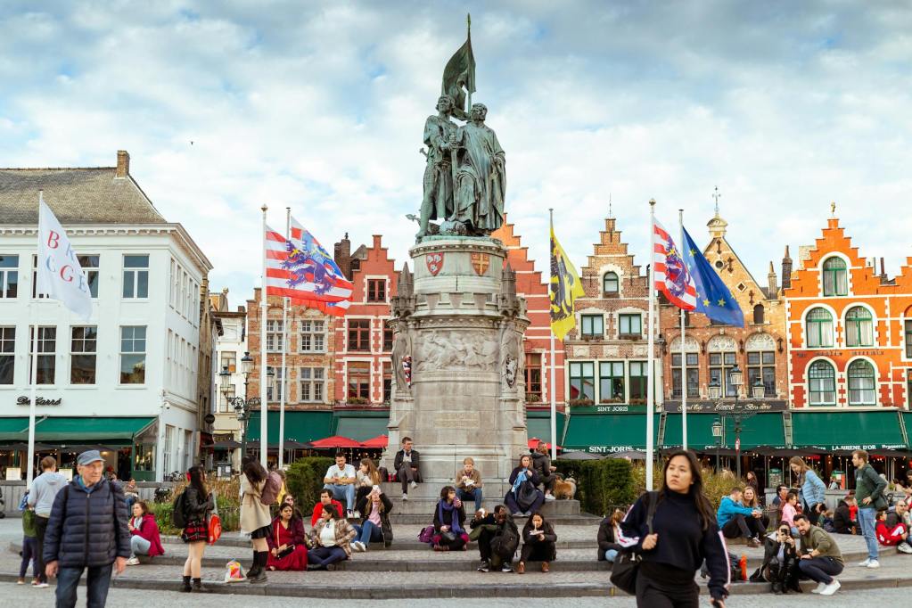Bruges Architecture: A Majestic Showcase of Flemish Gothic Beauty ...