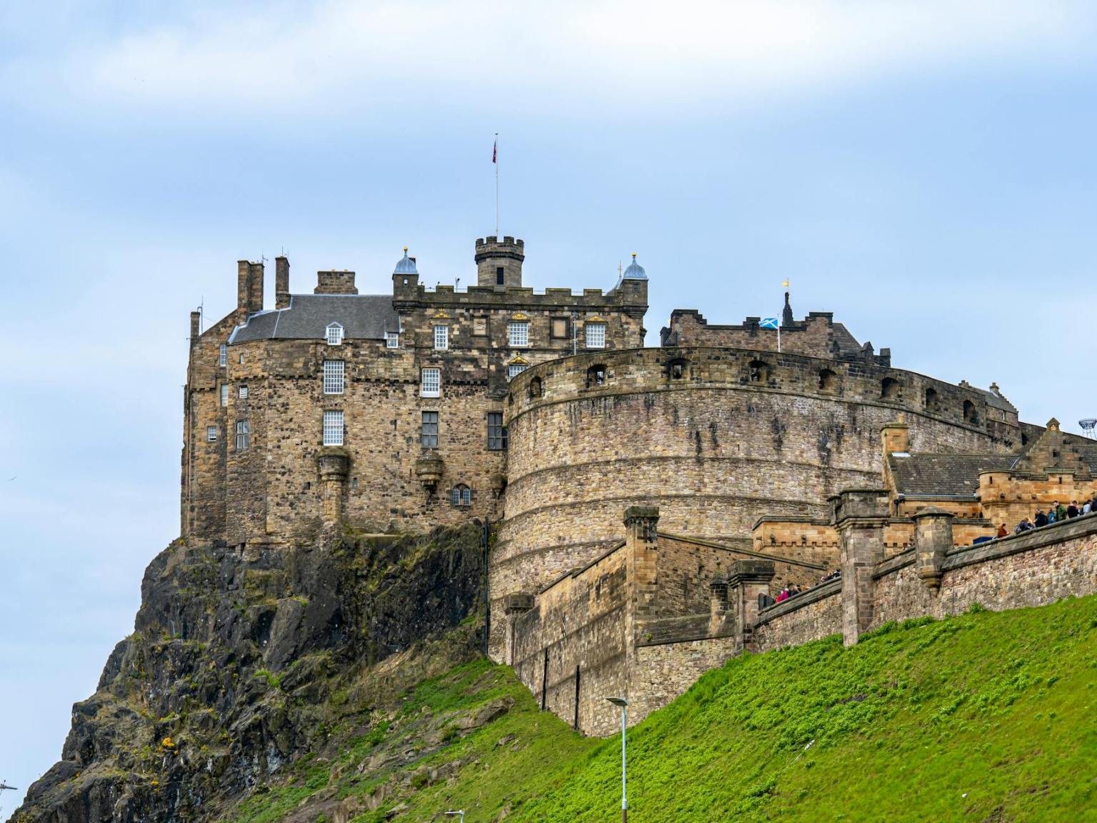 Edinburgh Castle History: Scotland's Fortress of Kings and Legends ...